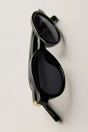 Free People Josie Polarized Round Sunglasses - Black/smoke