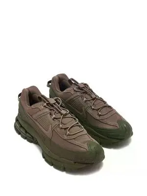 Nike Vomero Roam Sneakers