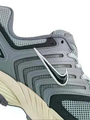 Nike Air Pegasus 2005 Retro Sneakers - Grey