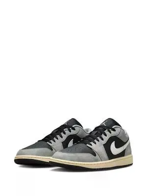 JORDAN Air 1 Low Se Sneakers - Grey