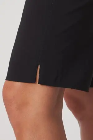 FRANNE GOLDE Slim Stretch Bermuda Short - Black