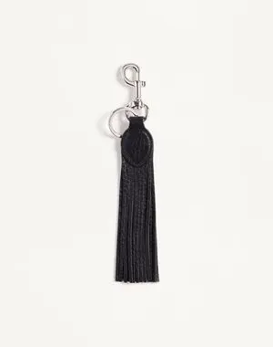Valentino Garavani Vlogo Signature Key Ring In Grainy Calfskin And Metal