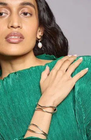 Lady Grey Ridge Freshwater Pearl Hoop Earrings - Silver
