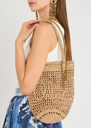 Chloé Raffia Tote With Charm And Applique - Sand