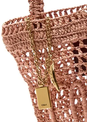 Chloé Raffia Tote With Logo Charm - Beige