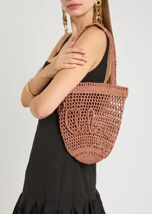 Chloé Raffia Tote With Logo Charm - Beige