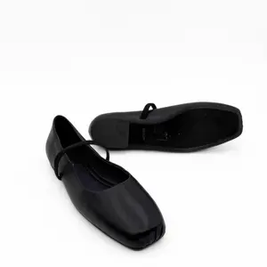 AMIE RAFA Mary Jane Flats - Black
