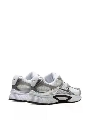 Nike V5 Rnr Sneakers - Grey