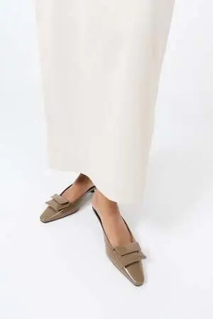 ST. AGNI Petit Pouch Heel - Oak