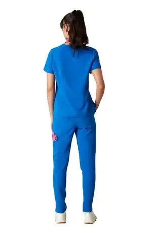 MEMBERS ONLY Bari 1-pocket Scrub Top - Royal Blue