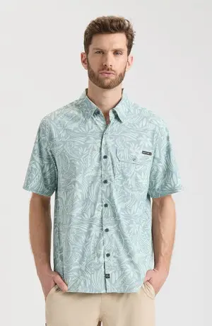 SALT LIFE Mahi Short Sleeve Button Down Performance Shirt - Storm