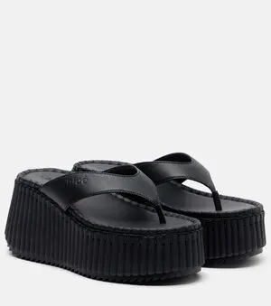 Chloé Nama Leather Platform Thong Sandals - Black