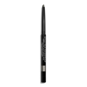Metallic finish eyeliner