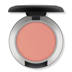 MAC COSMETICS Powder Kiss Matte Eyeshadow - Strike A Pose