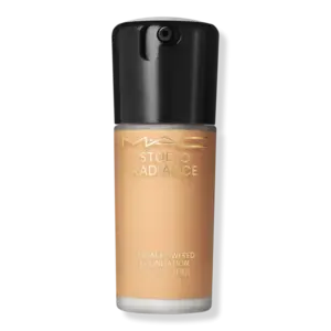 MAC COSMETICS Studio Radiance Serum Powered Foundation Nc40