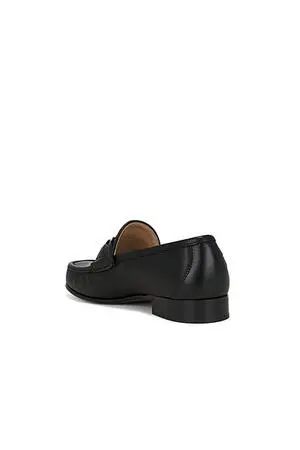 Valentino Garavani Leather Loafer With Gold-tone Hardware - Black