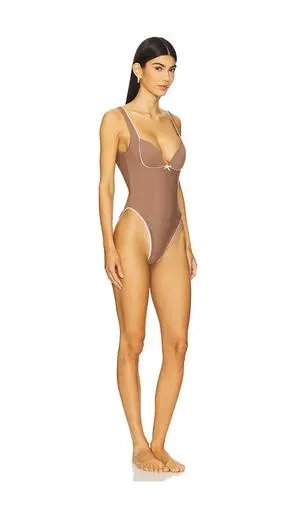 Lpa Mirabella One Piece
