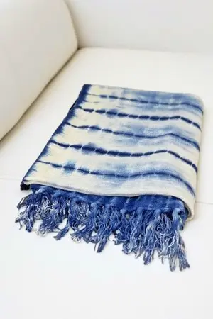 PILLOWPIA Indigo Shibori Throw - Spine