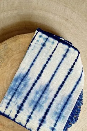 PILLOWPIA Indigo Shibori Throw - Spine