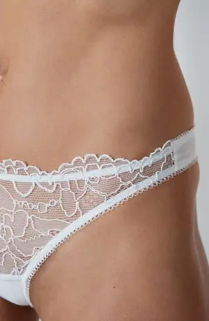 ETAM Coeur Embroidered Thong - Ecru