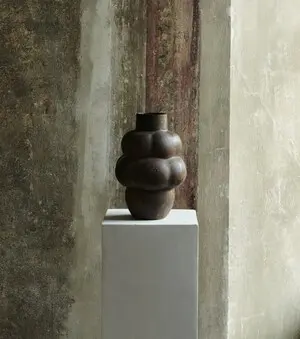 LOUISE ROE Balloon Object 005 Cast Iron Vase