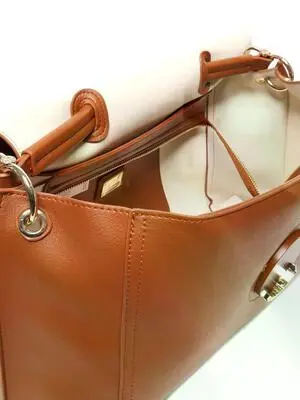 V°73 Leather Shoulder Bag
