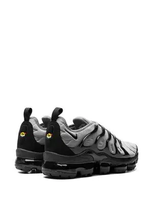 Nike Air Vapormax Plus Sneakers - Grey