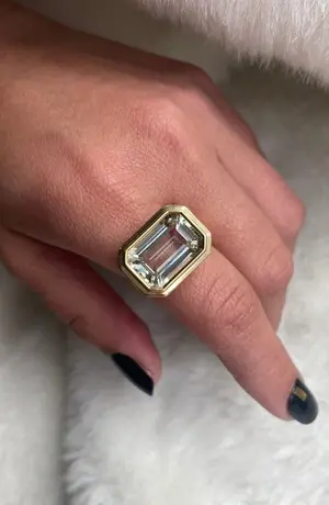 Goshwara Manhattan East West Ring - Translucent Green