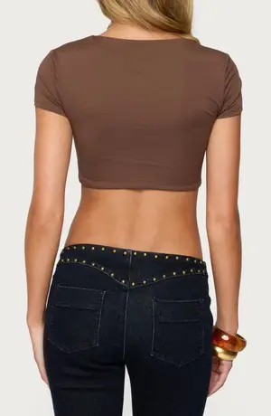EDIKTED U-ring Crop Top