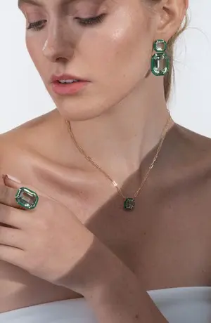 Goshwara Mélange Emerald-cut Drop Earrings - Translucent Green