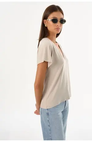 LAMARQUE Nerea Jersey V-neck Tee - Dove