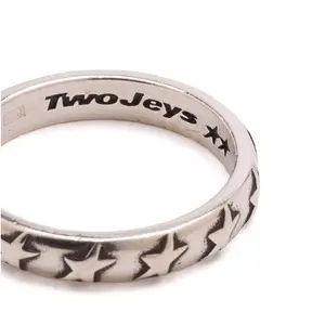 TWOJEYS Star Studded Ring