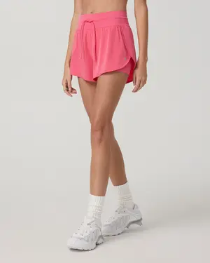 Vuori Daily Speed 2.5" Shorts Sunset Pink