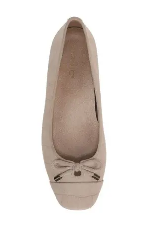 Vionic Klara Cap Toe Ballet Flat - Lucid Beige