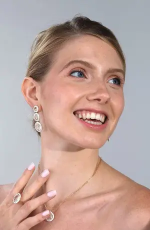 Goshwara Mélange Triple Tier Drop Earrings - Clear