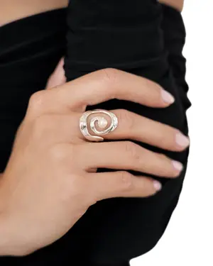 Ettika Cultured Freshwater Pearl Swirl Ring - Silver