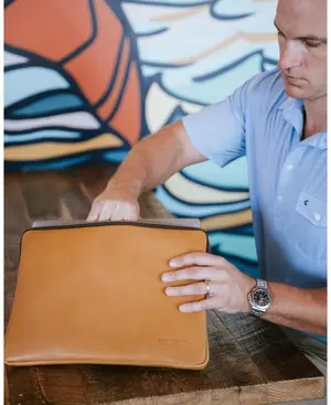 KORCHMAR Clifford Laptop Sleeve - Tan