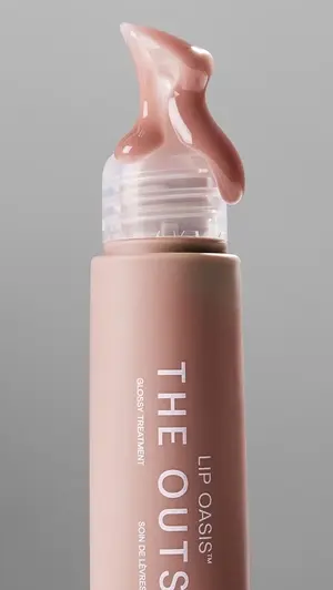 THE OUTSET Lip Oasis Glossy Treatment - Dune