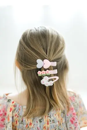 PUTTISU 3-piece Hair Clip Set With Heart And Daisy Charm - Strawberry Sugar Bloom