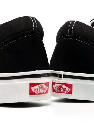 VANS Old Skool Low-top Sneakers - Black