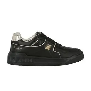 Valentino Garavani One Stud Low-top Sneakers