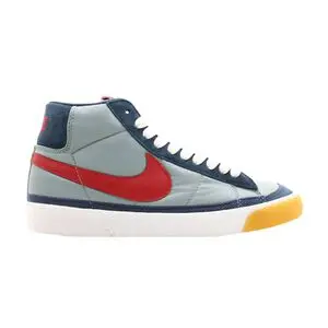 Nike Blazer Mid Sneakers
