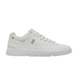 On The Roger Advantage Sneakers - White
