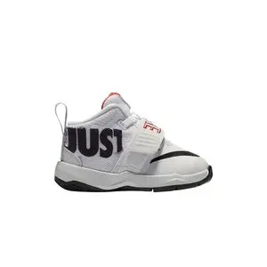 Nike Team Hustle D8 Td Sneakers