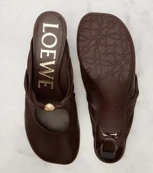 Loewe Pebble 45 Leather Mules - Brown