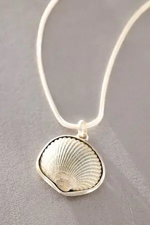 DUNTON ELLERKAMP Shell Pendant Necklace