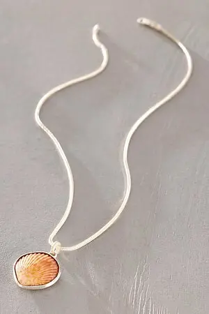 DUNTON ELLERKAMP Shell Pendant Necklace