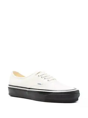 VANS Logo-tag Sneakers - White