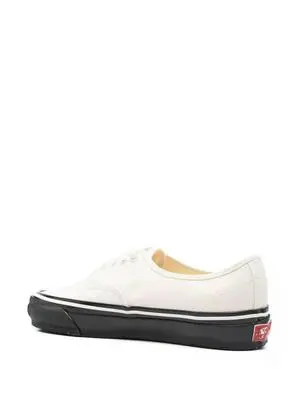 VANS Logo-tag Sneakers - White