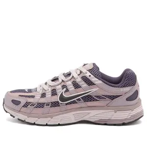 Nike Women's Cushioned Athletic Sneakers